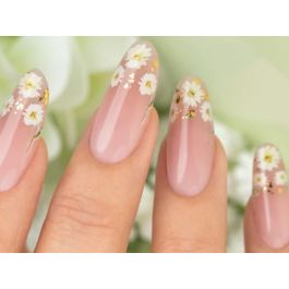 Nail stickers, spring-themed nails | PassioneBeauty